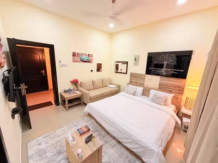 5 Minutes Drive To Juffair Cozy Studio Apartment - Bahrain