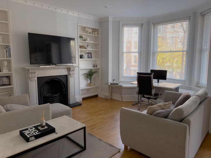 Maida Vale 1br | 2 Baths | Sleeps 4 - London