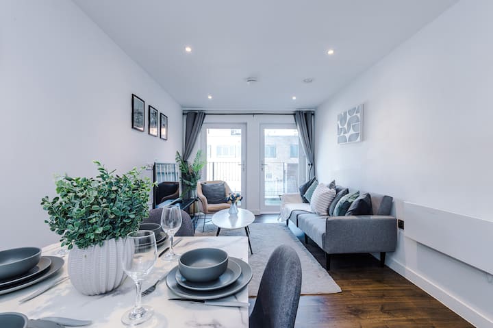 Manchester City Centre, Spacious, Balcony - Salford