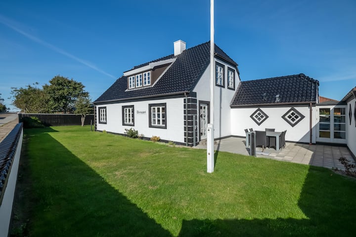 Spacious And Very Maintained Holiday Home 020189 - Skagen