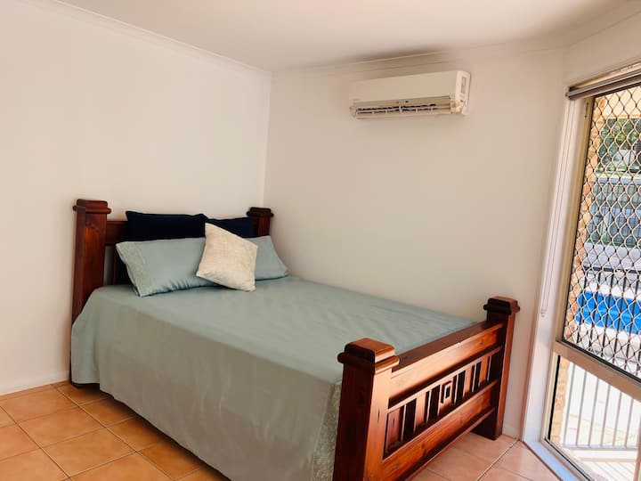 Best Room Tanah Merah Min To Shopping Centre Bus - North Coast