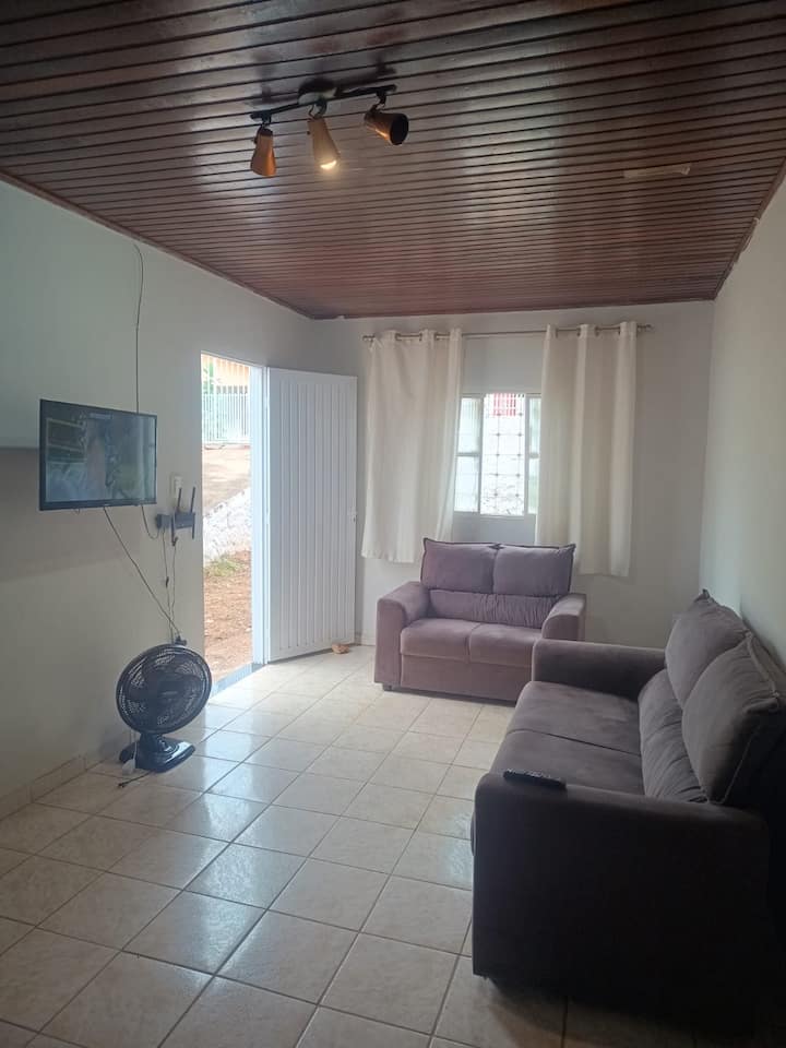 Casa Térrea Aconchegante Com Ar E Wifi - Cuiabá