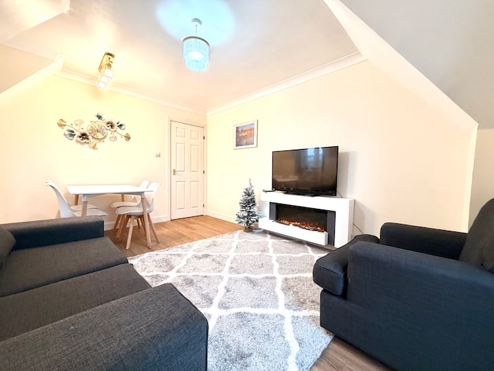 Stylish 2 Bedroom Flat In The Heart Of Wimbledon - Surbiton