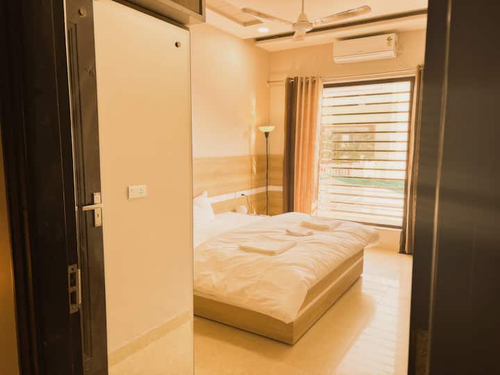 Amur Stays 2: 3 Bedroom Independent Floor Mohali - Sahibzada Ajit Singh Nagar