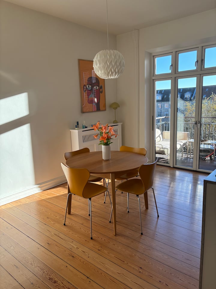 Skøn 4-værelses Lejlighed På Frederiksbjerg - Aarhus