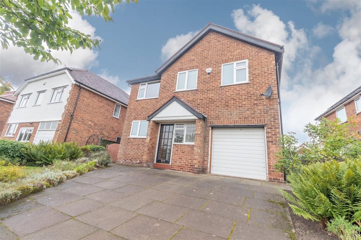 A/c, Hot Tub, Pool Table. Walk To Royal Birkdale. - Southport