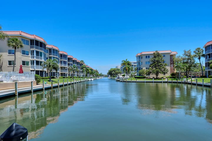 Siesta Key Paradise On A Canal W/beach Access! - Siesta Key, FL
