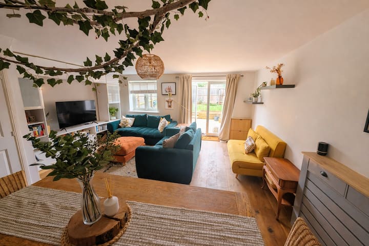 Family Home: Private Garden & Parking Pets Welcome - Tetbury