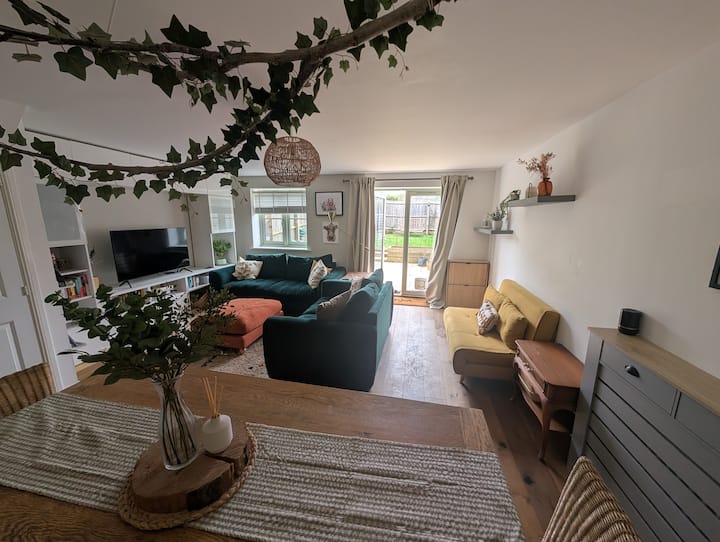 Family Home: Private Garden & Parking Pets Welcome - Tetbury