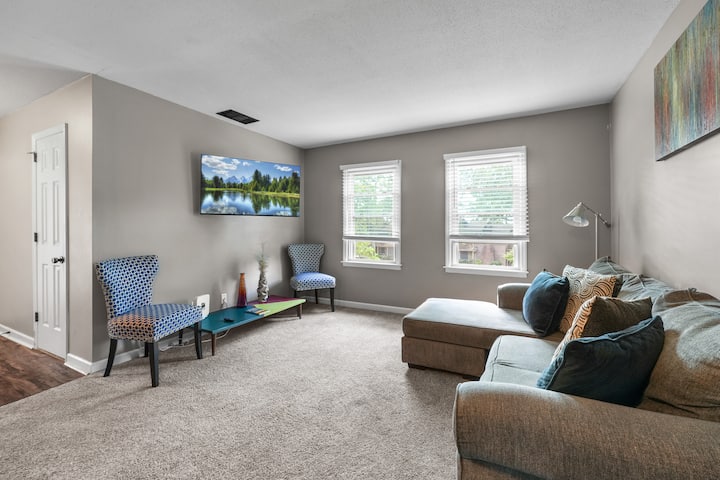 Modern Quiet 1br Retreat • 30-day Minimum - Huntsville, AL