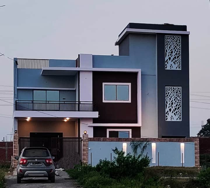 Holiday Homes Homestay - Jabalpur