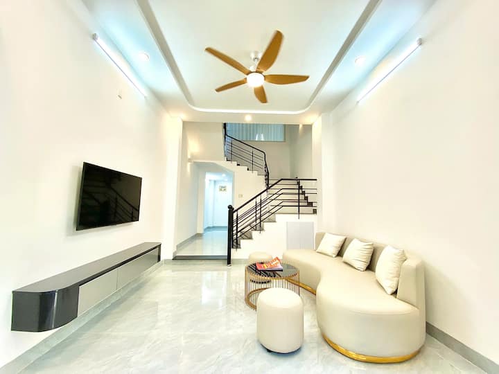 A Furnished 3-bedroom House With Modern Amenities. - ダナン 州