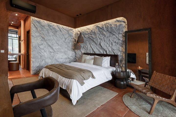 New Art Suites Emy Terra 25 - Sanur