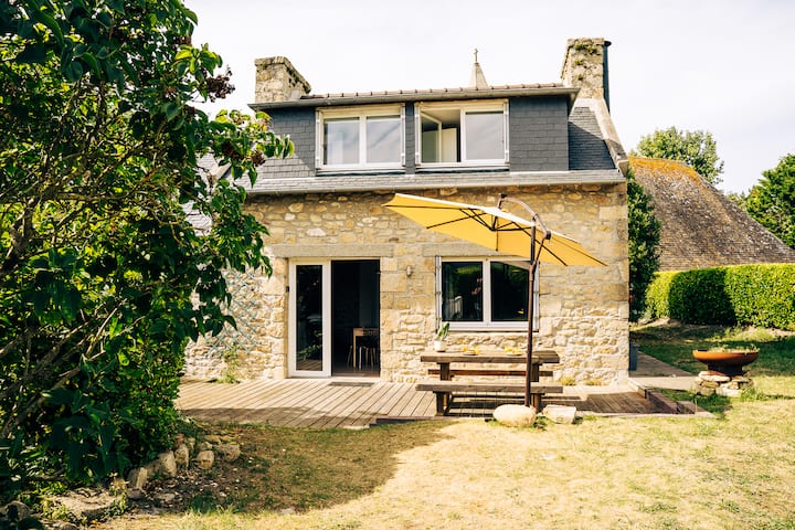 Typique Maison De Pêcheur En Granit Avec Jardin - Santec