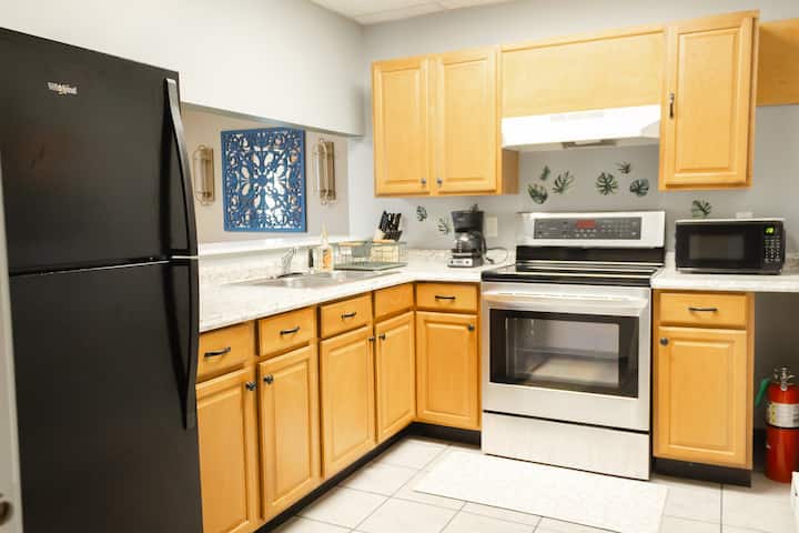 3 Bedroom Apartment First Floor - Lake Tobias Wildlife Park, Halifax