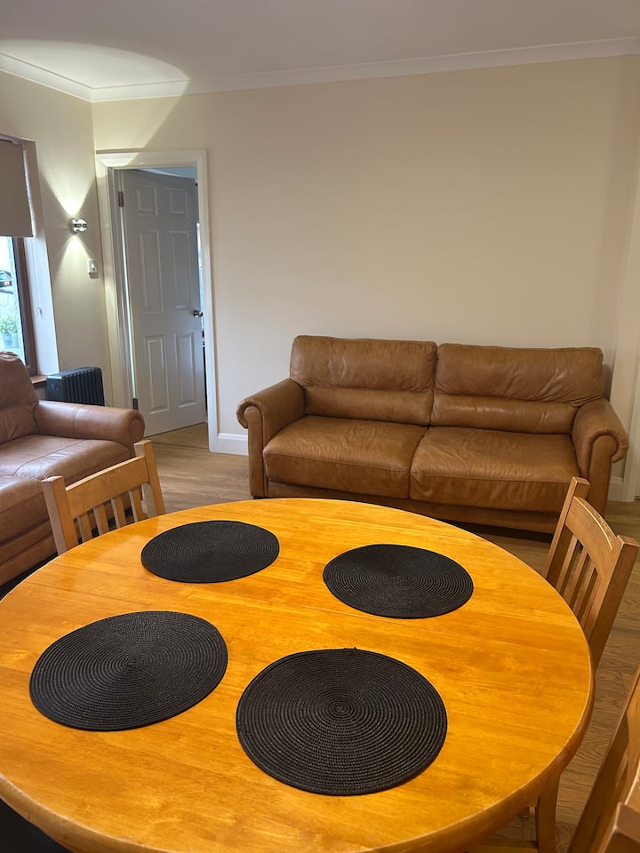 Garden Flat For 2–4 Guests Near Brunel & Uxbridge - Uxbridge