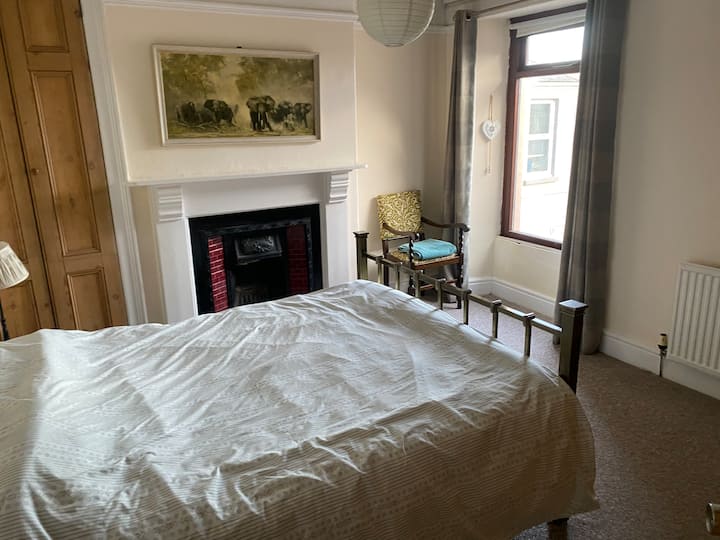 Auroks • Steakhouse B&b - Milford Haven