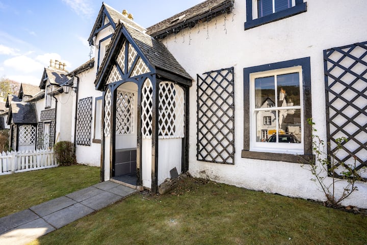 Kenmore Cottage + Hot Tub With Loch View - Kenmore