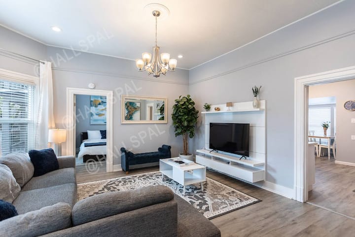 Mansion Flats Majestic - Central Downtown - Sacramento, CA