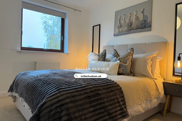 Modern Home, Ideal For Long Stays | Free Parking - Crawley