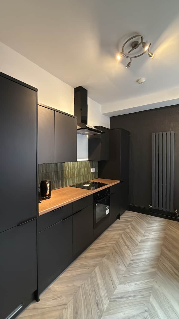 Newly Renovated, Stylish Home - Crewe