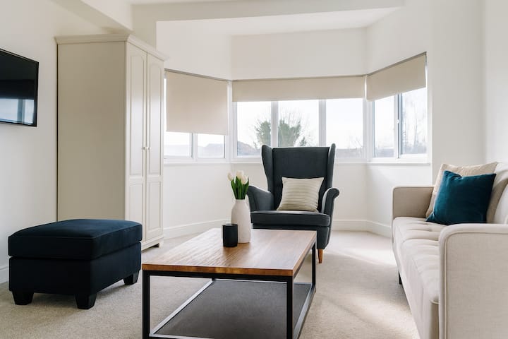 2 Bed Flat Available Next To Brent Cross Shopping - Cockfosters