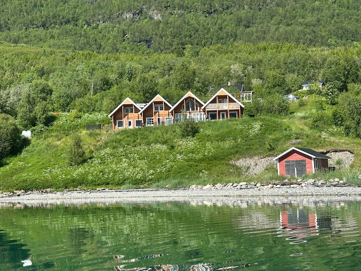 Flott Hytte Med Havutsikt, Mellom Tamok Og Lyngen - 노르웨이