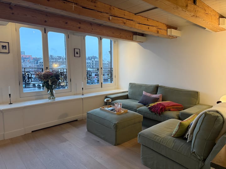 Charming Historic Apartment On The Amstel River - Amsterdam