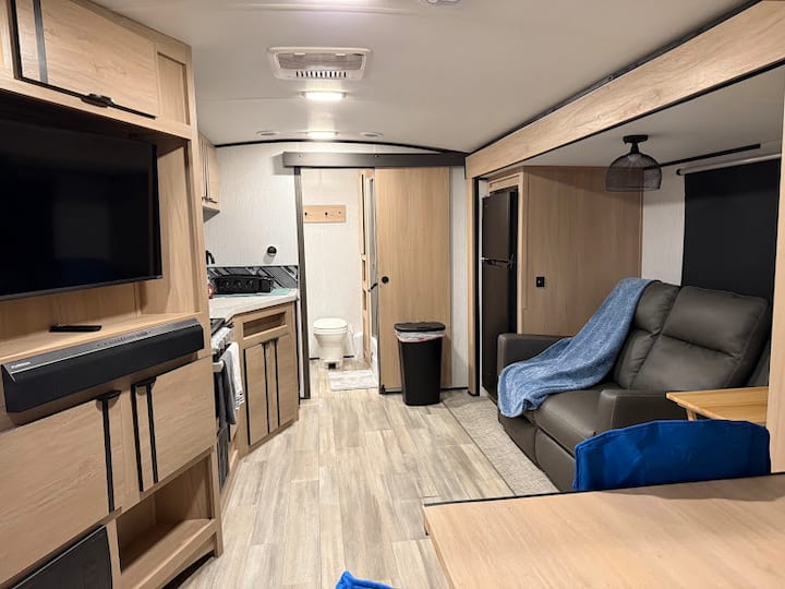Beach Holidays Camper At Paradise Rv Park - Navarre, FL