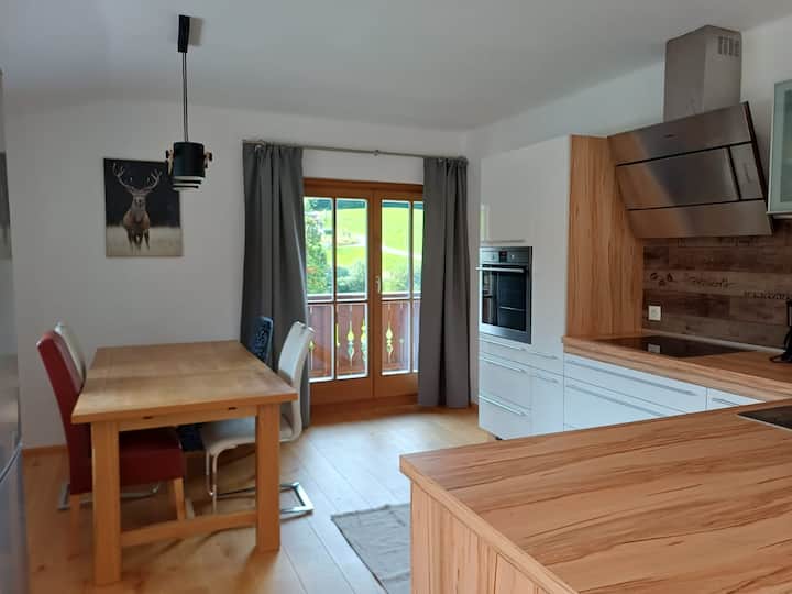 Wunderschöne, Große Und Helle Dachgeschoßwohnung - Flachau