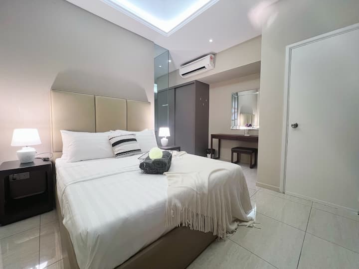 Modern Hartamas Suite | Near Publika & Mitec - Kuala Lumpur