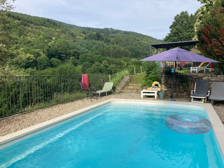 Gîte En Pleine Nature Avec Piscine - Jaujac