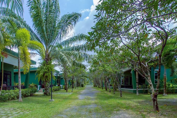 Chilling & Relaxing Garden Green Bungalow - Khao Lak