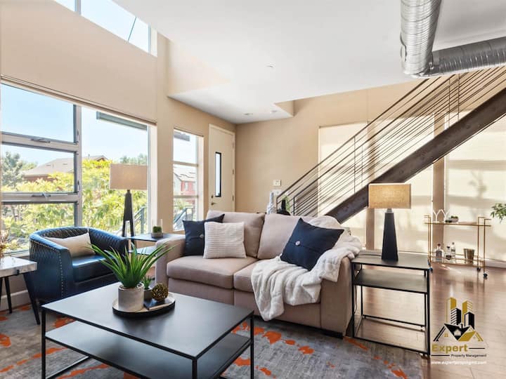 Modern Living Close To The Capital & Downtown Sac! - West Sacramento, CA