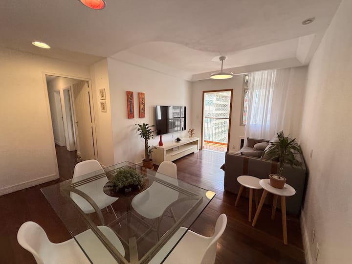 Apartamento Amplo E Confortável Em Icaraí - Niterói