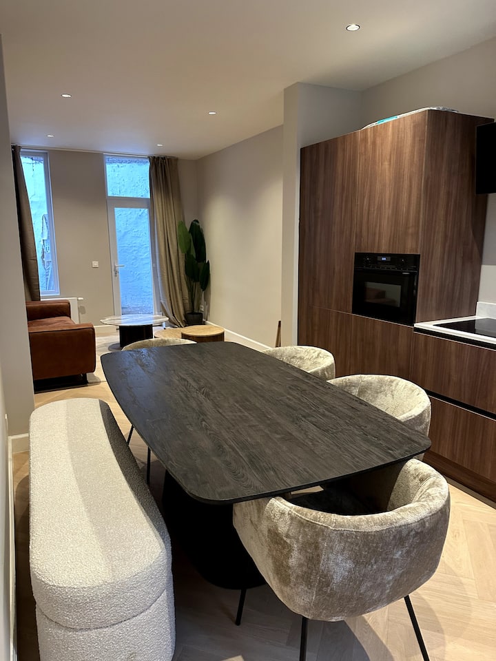 Ruim Appartement Op De Begane Grond In 'T Zuid - Antwerpen