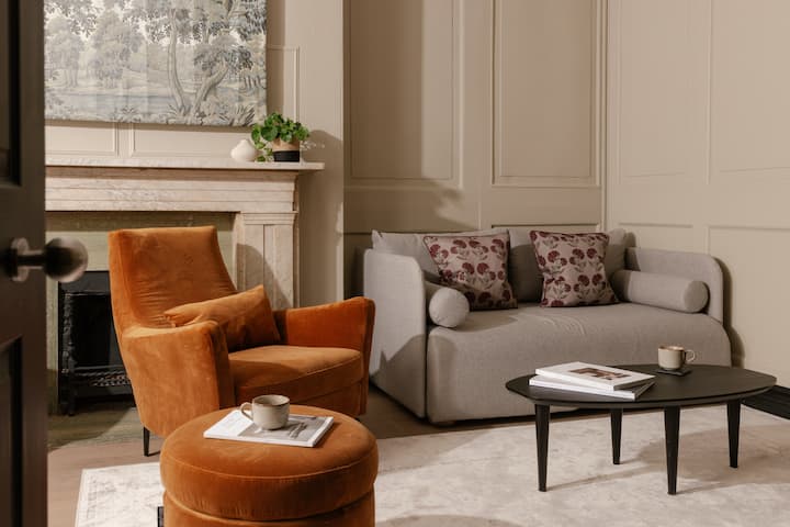 Native Kings Wardrobe, 1-bedroom Duplex Apartment - London