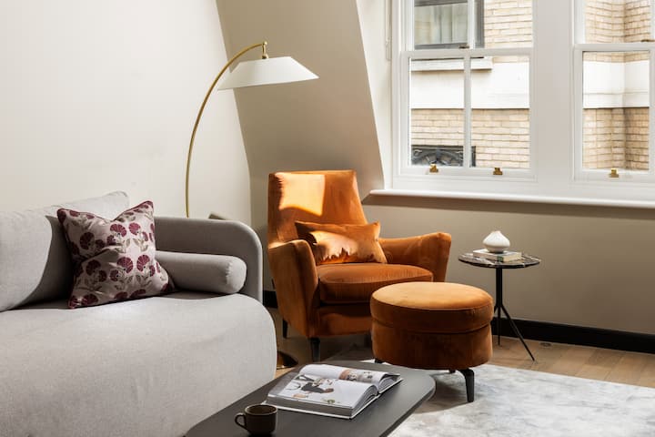 Native Kings Wardrobe, Premium 2-bedroom Apartment - London, UK