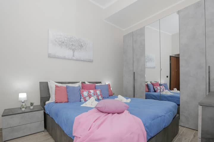 Patio • 1000 Mbps • King Size Bed • Self Check-in - Genoa