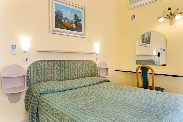 Quadrupla- Piscina - Navetta Dal Porto - Colazione - Capri