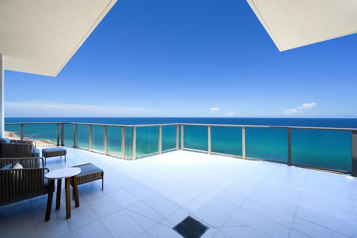 Luxury Fully Furnished Penthouse With Ocean Views! - Riviera Beach, FL
