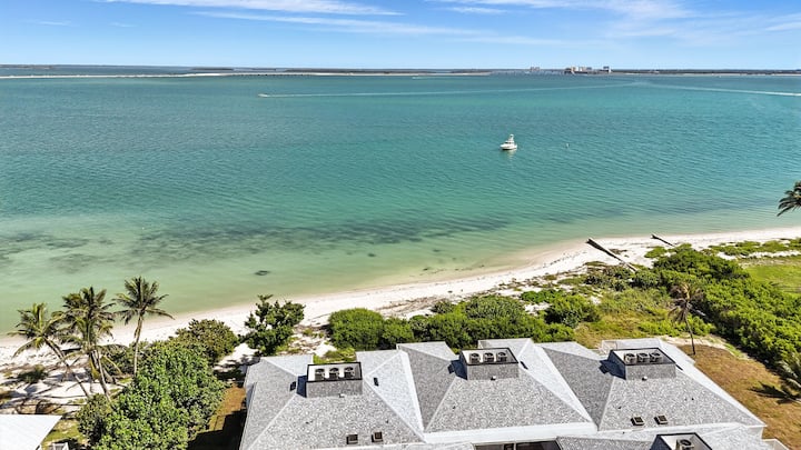 Two Bedroom Deluxe Suite - Sanibel