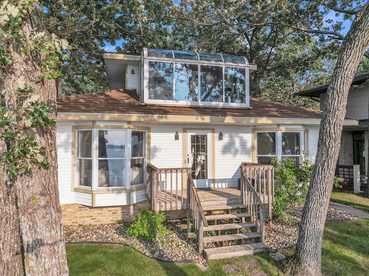 Beautiful Lakefront Home On West Lake! - Okoboji, IA