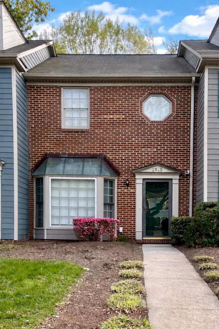 Charming Raleigh Townhome | Monthly Stays Welcome - 롤리