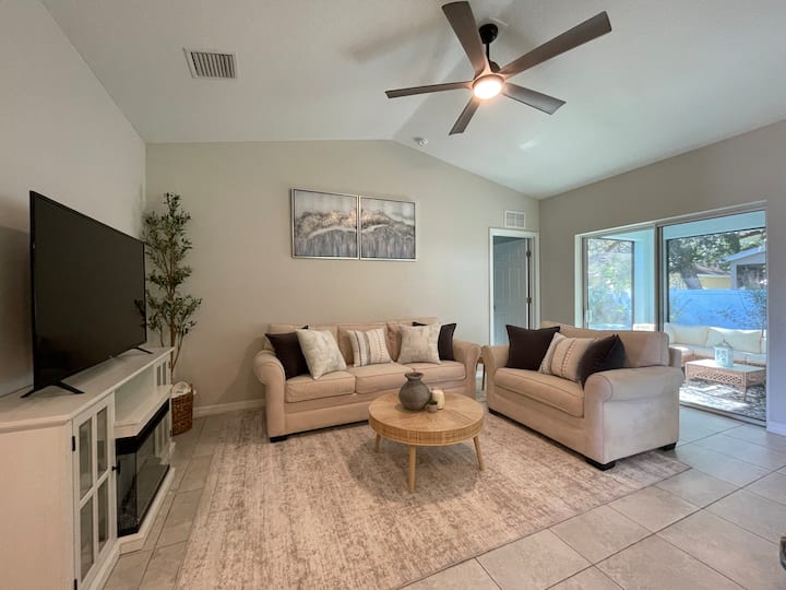 5 Minute Walk To Beach • 3br/2ba • Coastal Retreat - パーム・コースト, FL