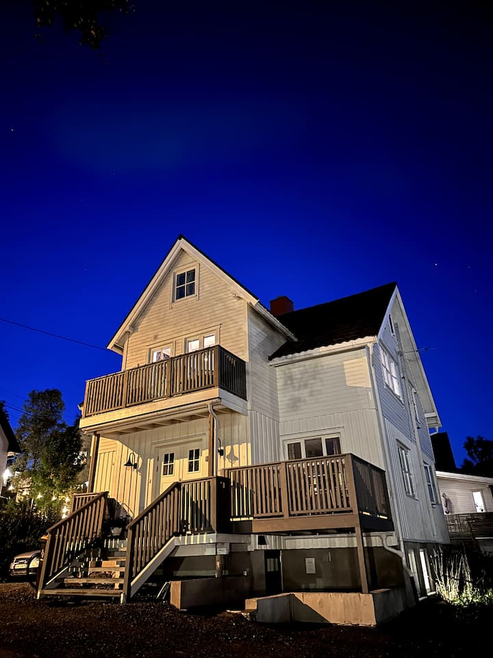 Koselig, Sentral Leilighet I Enebolig! - Tromsø