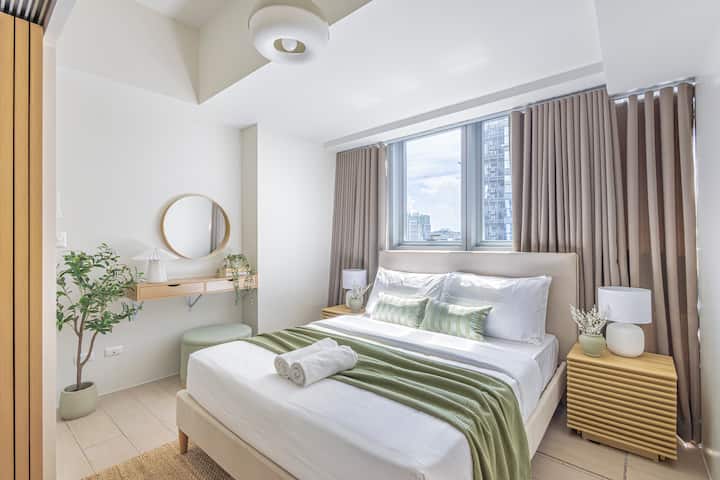 Uptown, Bgc | 1br Japandi Suite Uptown Mall View - Taguig