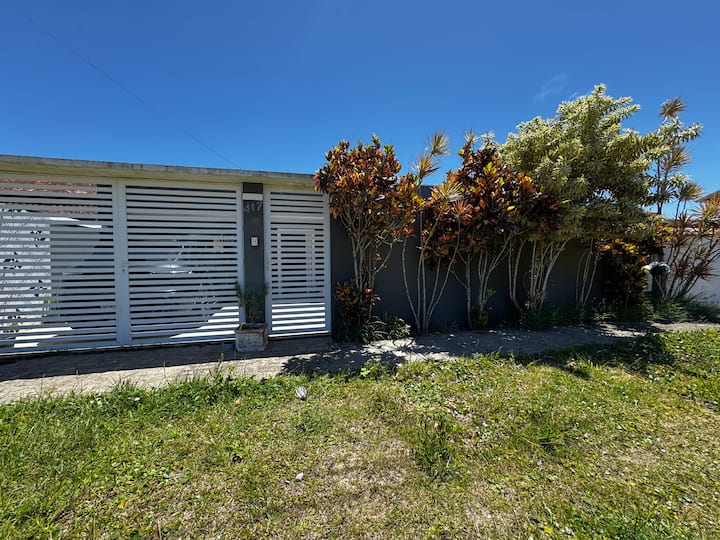 Casa C/ Churrasqueira A Poucos Metros Da Praia - Ilha Comprida