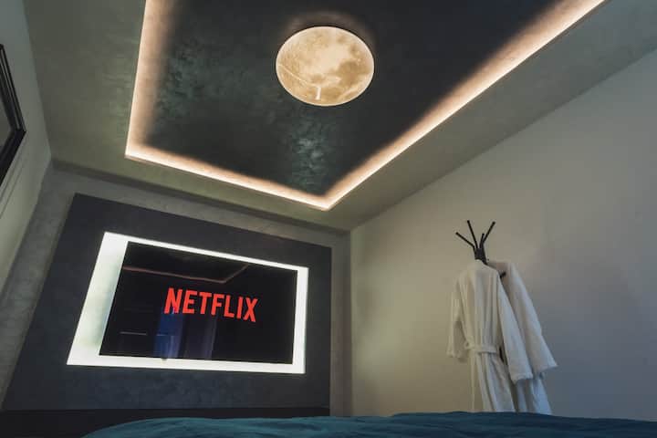 La Suite Interstellar - Cinéma Room & Balnéo - Annemasse