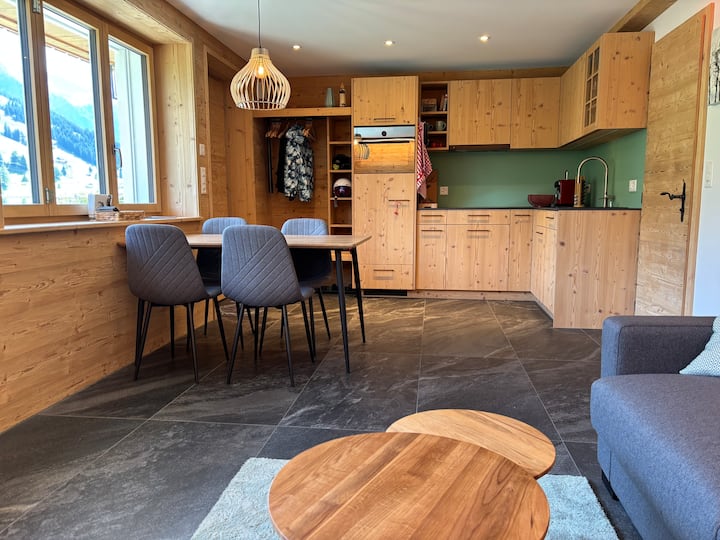 2.5-zimmer Chalet-wohnung In Traumhafter Bergwelt - Adelboden